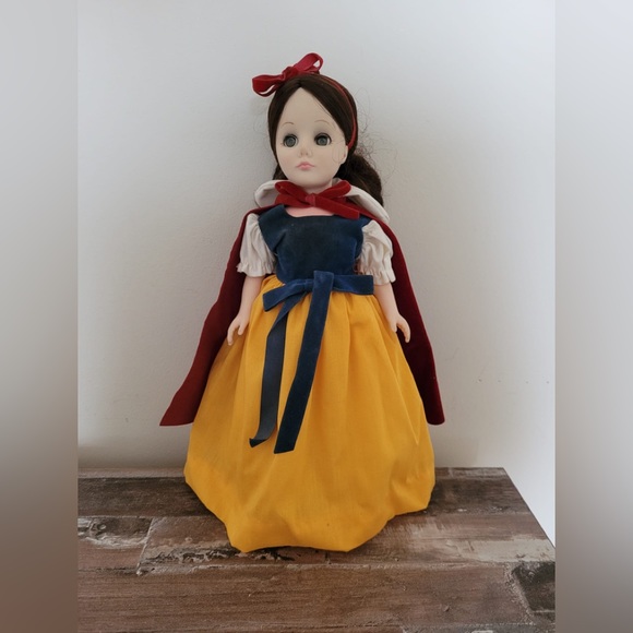 Vintage | Toys | Vintage Wonderful World Of Effanbee Dolls Snow White ...
